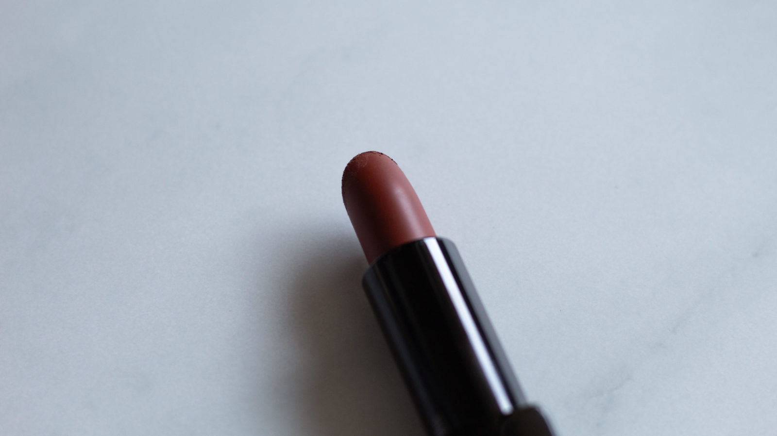 8 Quintessential Holiday Lipsticks - lossesbecomegains.com